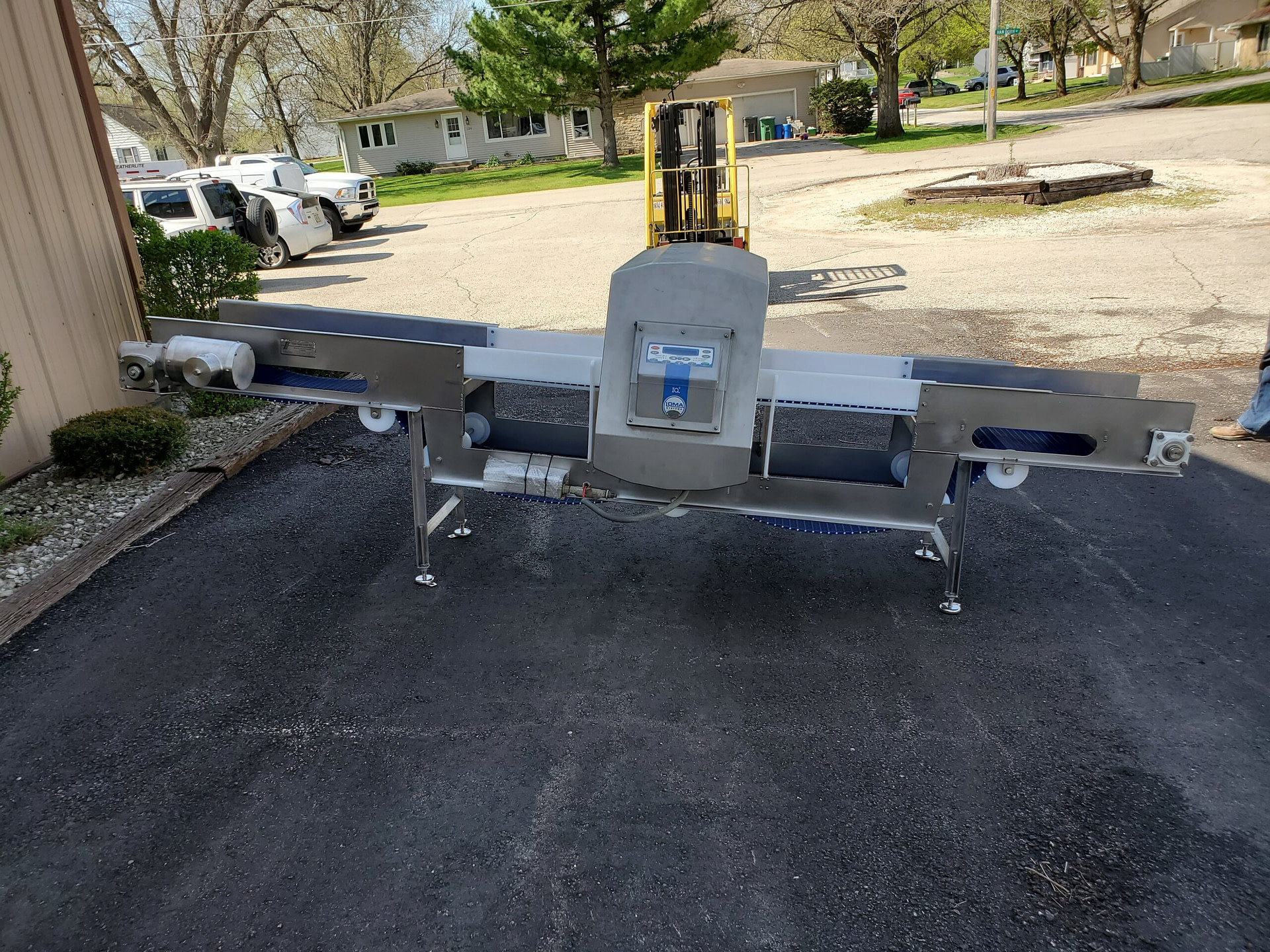 Custom-Engineered Solutions | Custom Conveyor & Equipment Corporation